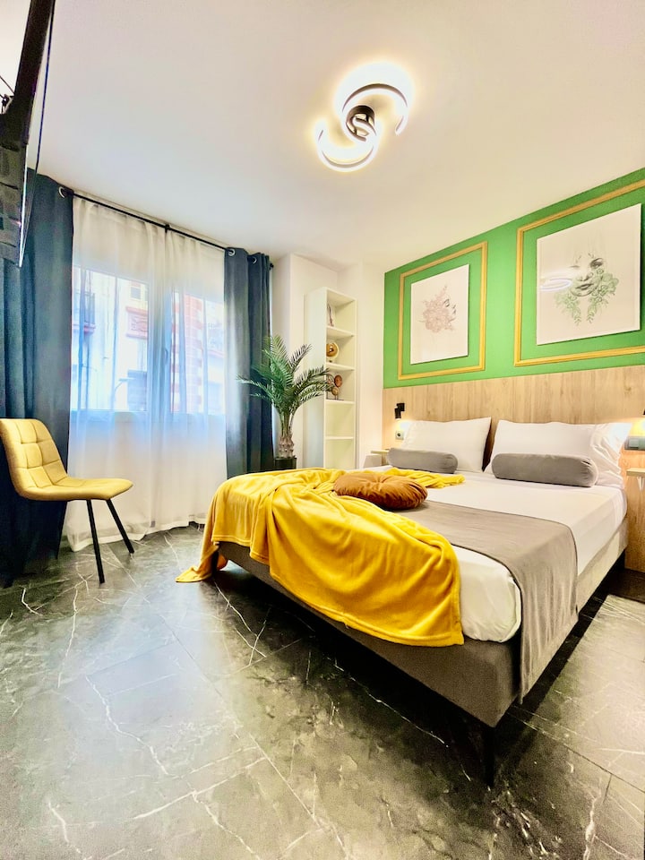 Oliva Apartment With Separate Bedroom &  City View - Alicante