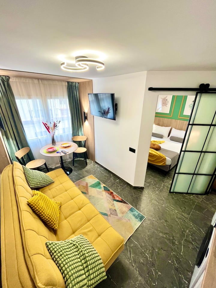 Oliva Apartment With Separate Bedroom &  City View - Alicante