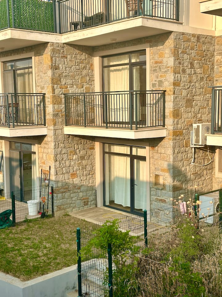 Merkezde Bahçeli Dublex Daire - Gökçeada