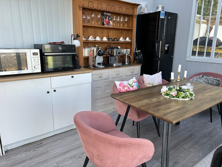 Cabin In The Woods | Animals, Hot Tub& Sauna Extra - Dublin