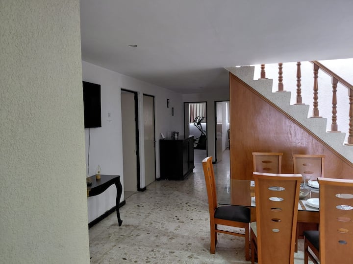 Amplia Y Céntrica Casa Todo En Planta Baja - San Luis Potosí