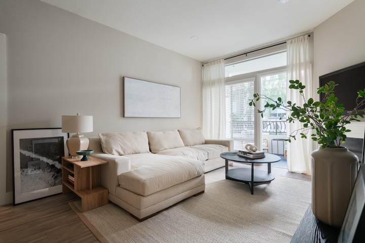 Oasis - 2 Bedrooms (Pool, Gym, Parking) - Beverly Hills, CA