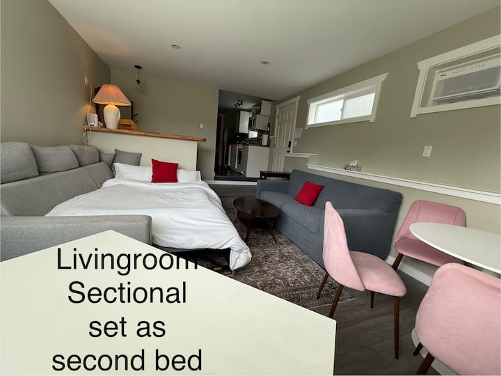 Private Queen Suite With Kitchen, Sleeps 1-4 - Sooke