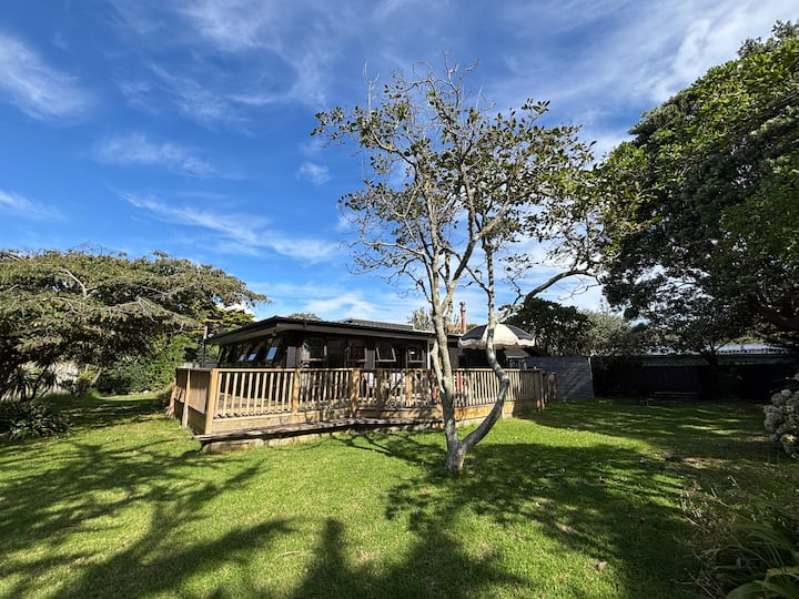 Beach Sanctuary - オタキ