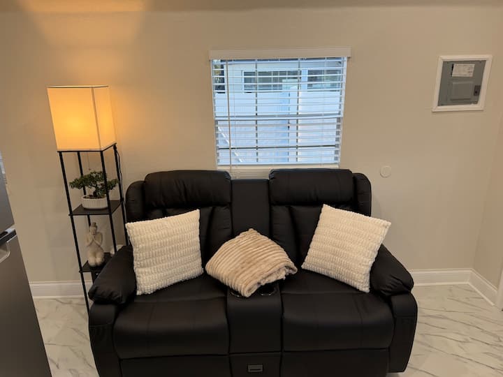 Private Tiny Home Retreat “Your Peaceful Escape” - Orlando, FL