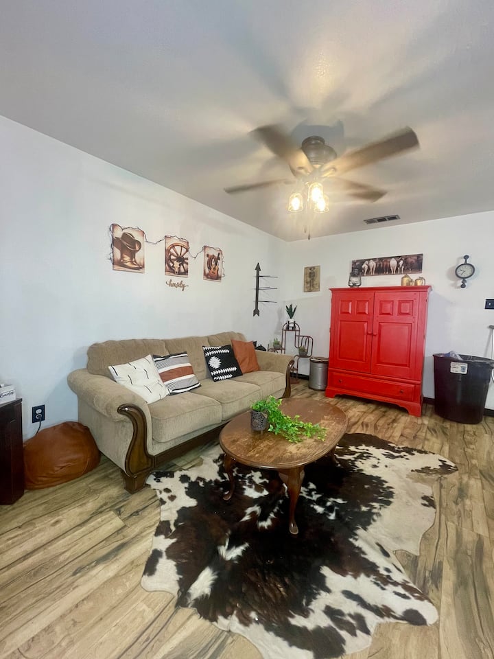 Cowtown Getaway - Fossil Creek Boulevard – Fort Worth
