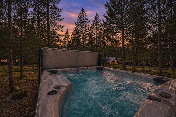 The Bear's Den: Hot Tub, Game Loft, Nearheavenly - South Lake Tahoe, CA
