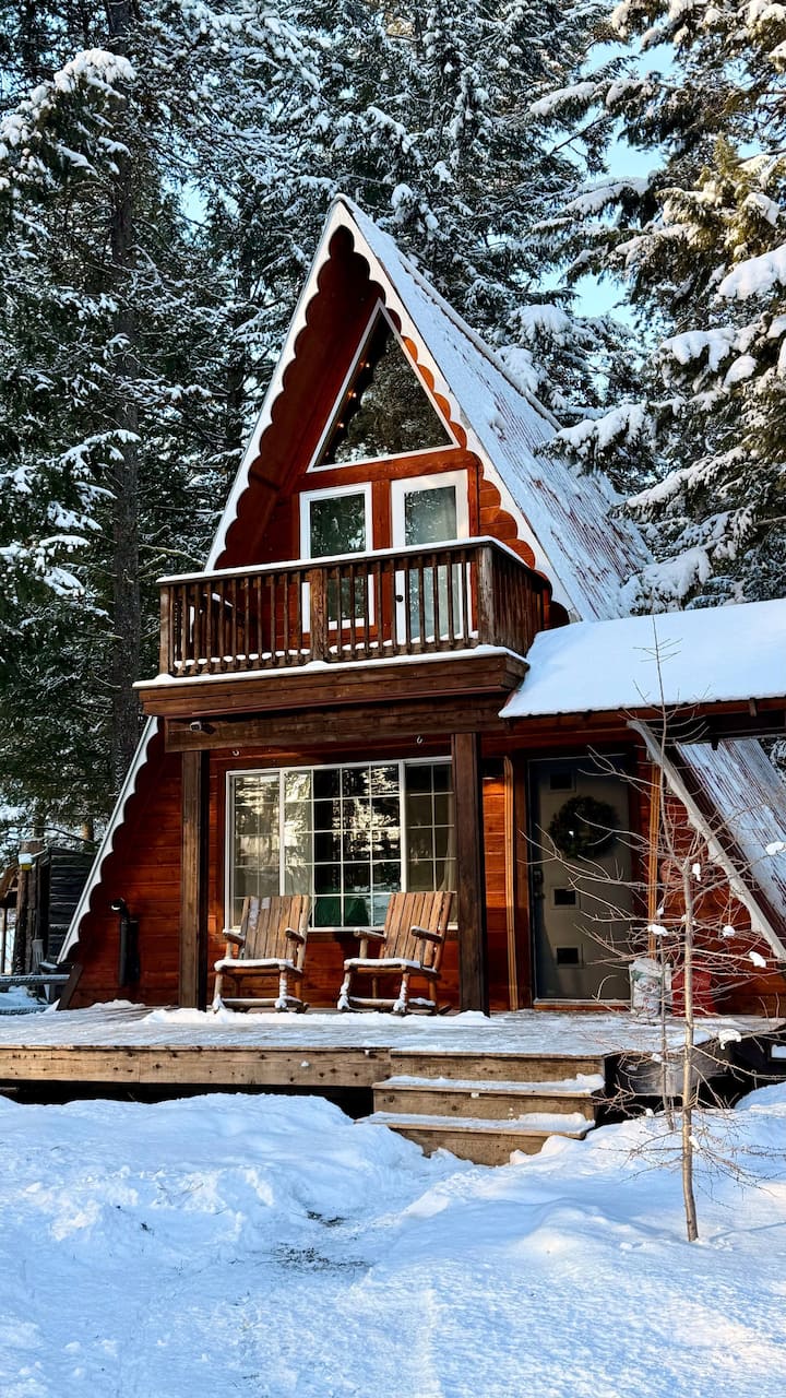 Cozy Cedar A-frame | Ski, Trails & Winter Magic - McCall, ID