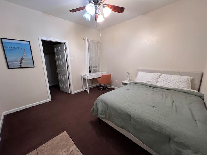 The Traveler’s Room With Walk-in Closet - San Francisco, CA