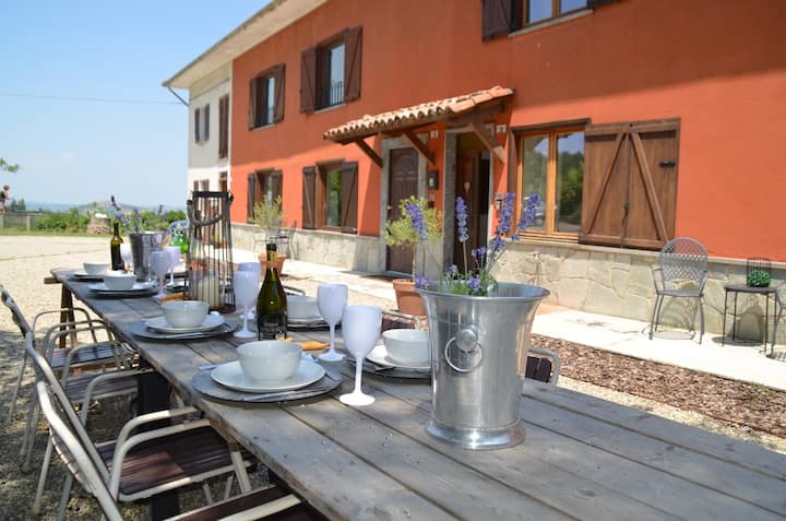 Vingård I Piemonte  ~ En Unik Perle På Landsbyga - Italy