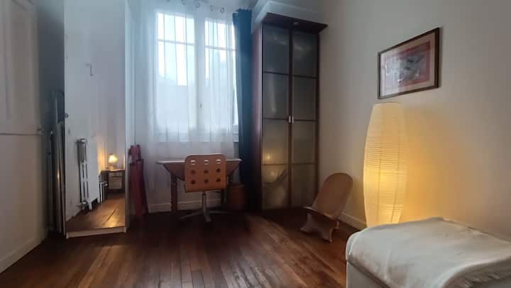 Studio Parisien, Calme Et Chaleureux - Paris Gare de Lyon