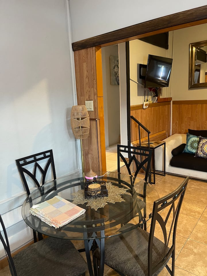 Spacious Cottage Styled Apartment - Kingston (Jamaica)