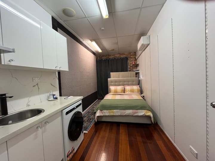 Great Value Studio + Convenient Location - Surry Hills