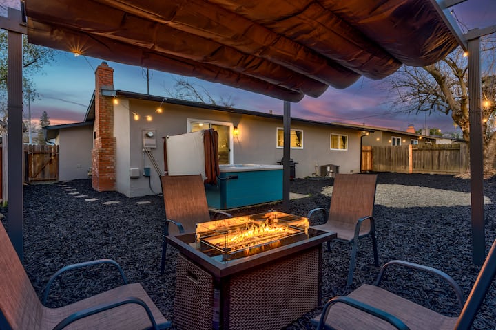 New- 3 Br Modern Backyard Oasis And Spa - Roseville, CA