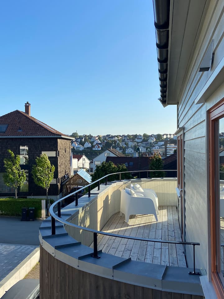 Large Villa, 5 Min From Town With 5 Br And 3 Baths - Stavanger