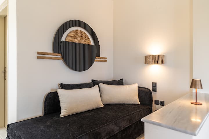 Iliovasilema Deluxe Studio With Outdoor Jacuzzi - Milos