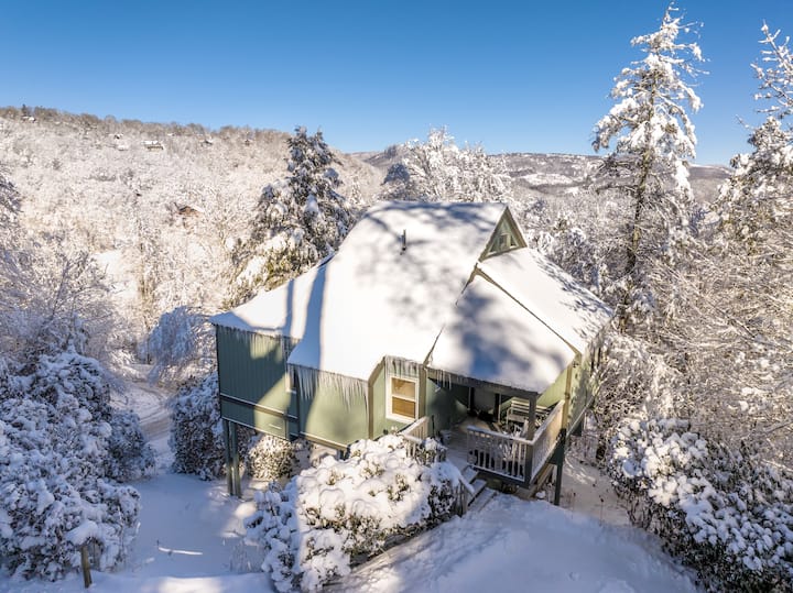 Mountain View 3bdr W/ Hot Tub | Game Loft | Deck - Sugar Mountain, NC