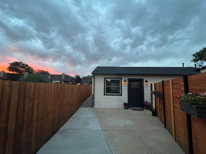 The Casita - Guesthouse In The Heart Of Aurora! - Aurora
