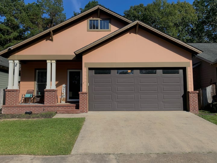 Cozy Modern Stay - Hattiesburg, MS