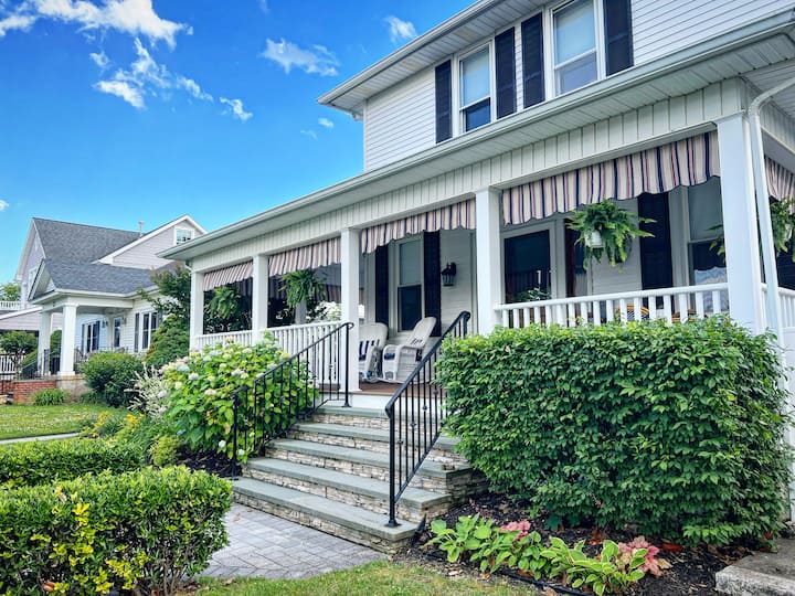 Avon 5 Bedroom Beach Retreat - Spring Lake, NJ