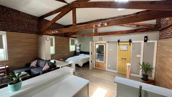 King Street Apartment - Huntington, VA