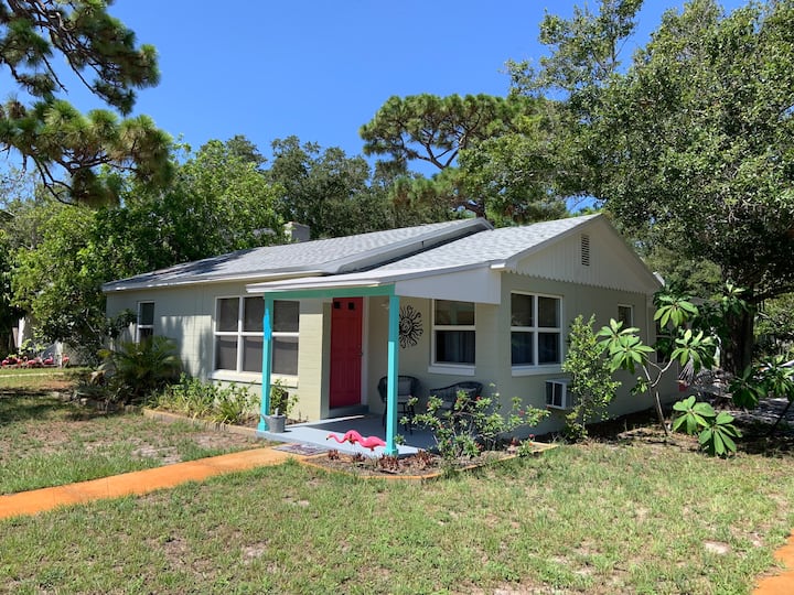 Flamingo Corner - St. Petersburg, FL