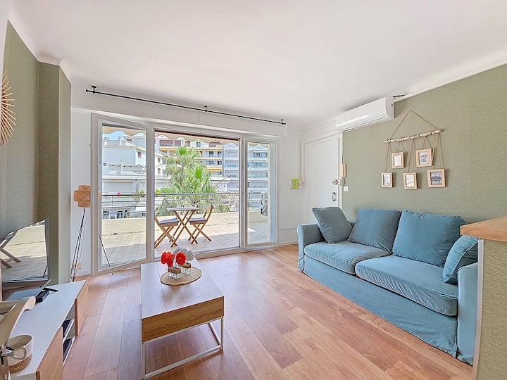 Studio Avec Grande Terrasse - Plein Centre-ville - Antibes