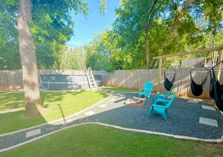 Hidden Oasis – Pool, Fire Pit & Hammock Chairs - Wichita Falls, TX