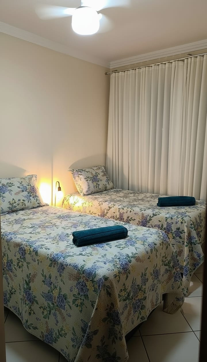 Casa Localizada 4 Km Da Pampulha, Possui Garagem - Contagem