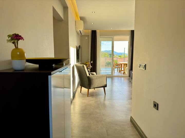 Ultra Geniş Bahçeli Jakuzili Villa-fiber Internet - Fethiye