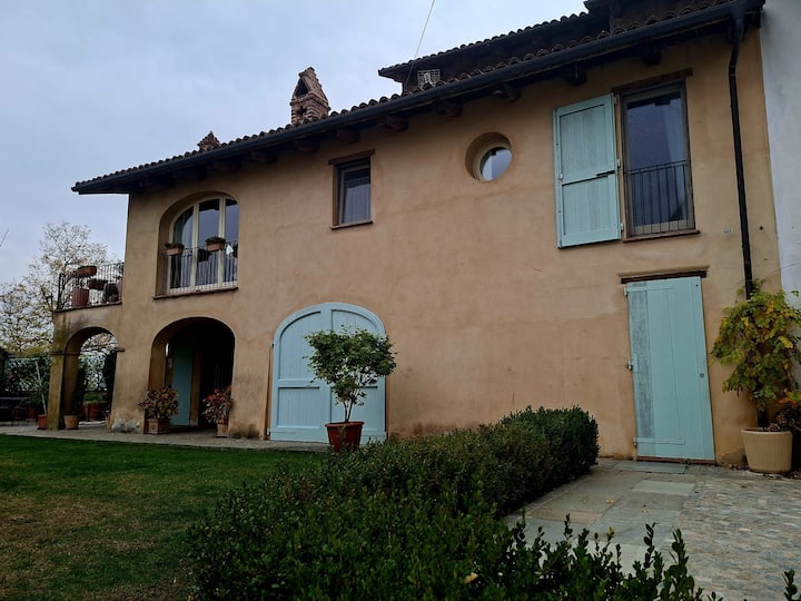 Casanonnaada Un Rifugio Tra Le Colline Del Roero - Isolabella