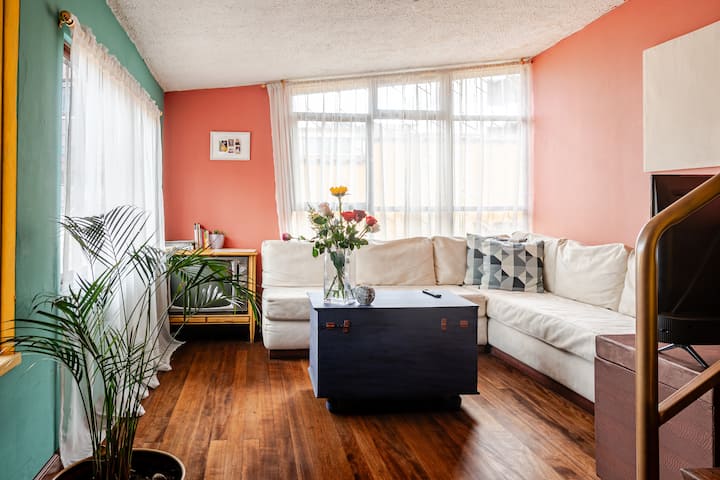 La Casa De Colores - Entire House Rental In Quito - Quito