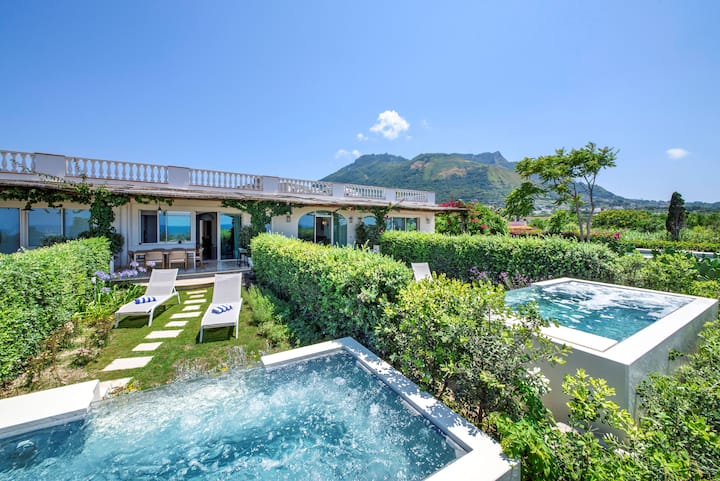 Exclusive Seafront Villa With Infinity Pool - Procida