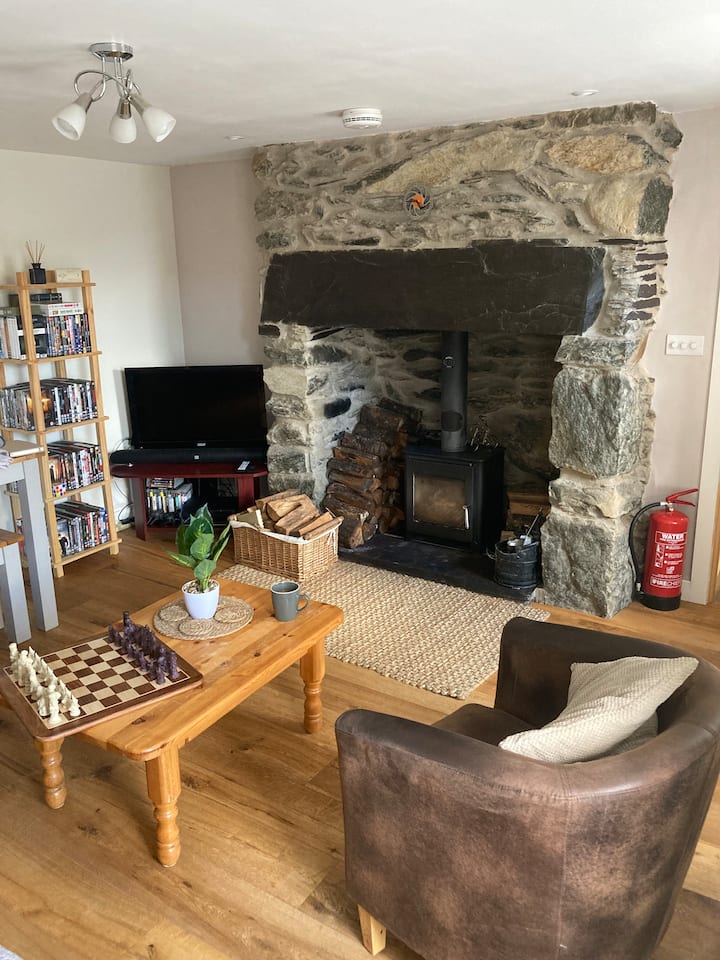 Tawelfa Quiet Snowdonia Cottage - Anglesey