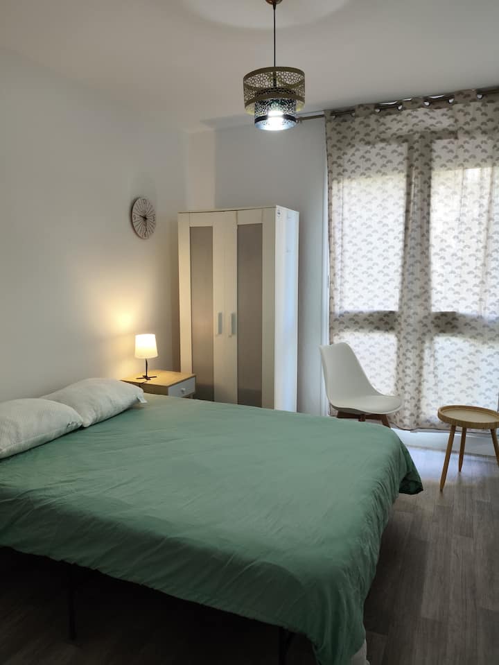 Chambre Dans Un Appartement - Rennes