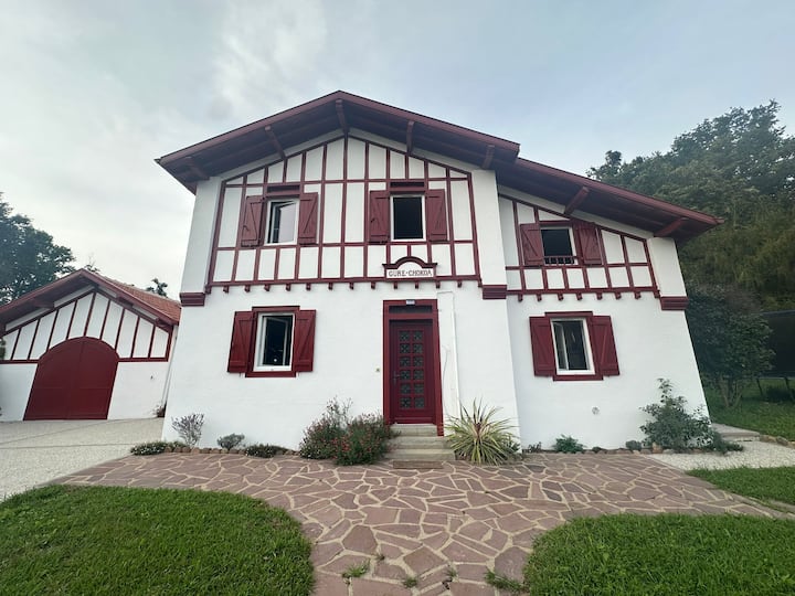 Charmante Maison Basque à Itxassou, Classée 3* - Cambo-les-Bains