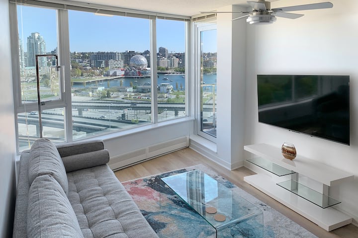 Downtown Water & Park View Airbnb! - Vancouver