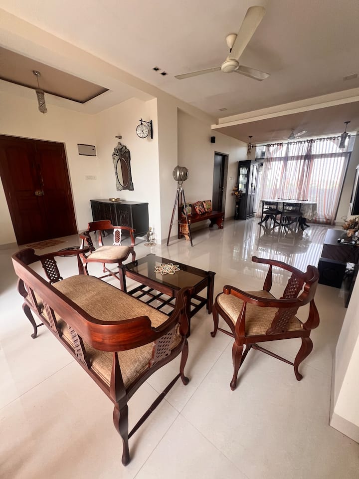 Elegant 3bhk Penthouse With Colonial Charm - Mangaluru