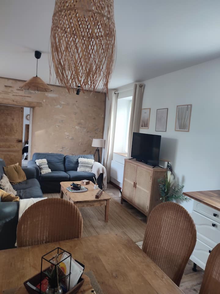 Maison En Pierres Avec Jardin Et Grand Parking - Caussade