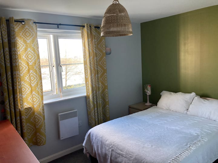Convenient Room In Apartment With En-suite - Cardiff