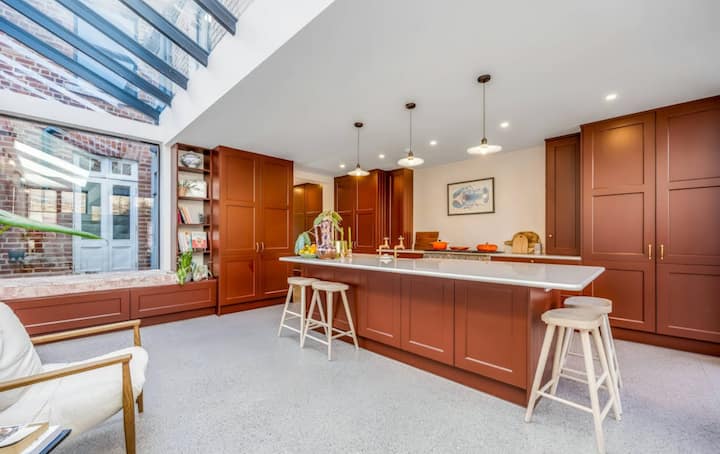 Stylish And Spacious Home In North Dublin City(d7) - Dublín