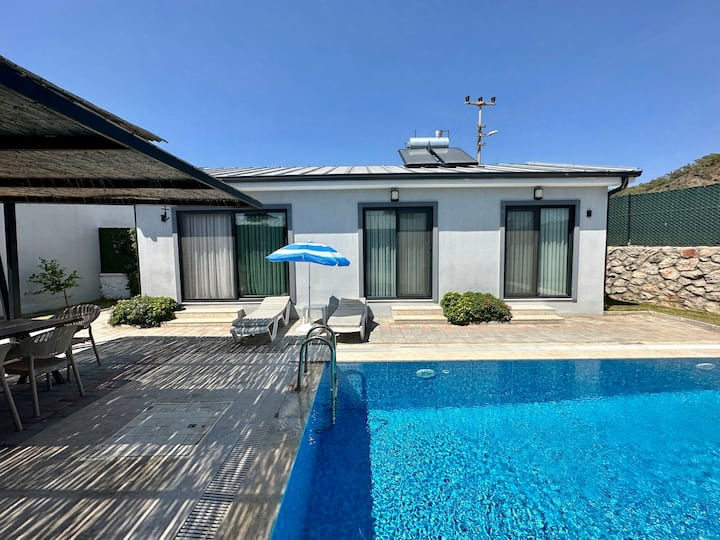 Talia  Villa 3+1 Müstakil Havuzlu - Çalış Beach