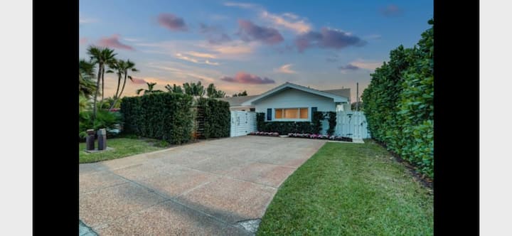 Mid-century Mod Dream House - Fort Lauderdale, FL