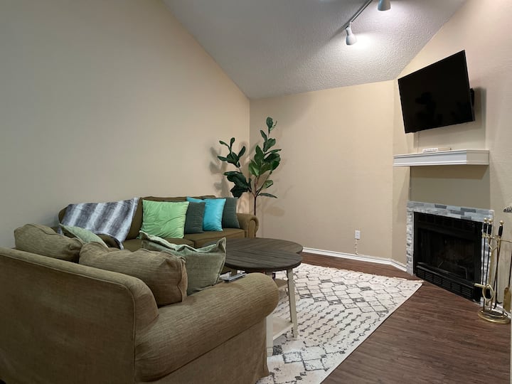 North Dallas-carrollton 2 Br Suite: Comfort Awaits - Lewisville, TX