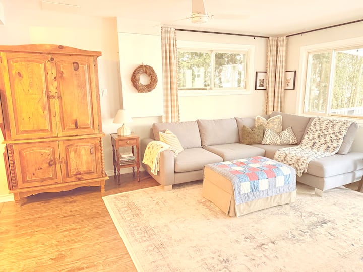 Modern Cozy Cottage | 4-season Retreat - Midland
