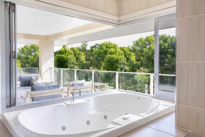 Beachside Gated Estate With Direct Beach Access - Coolum Beach