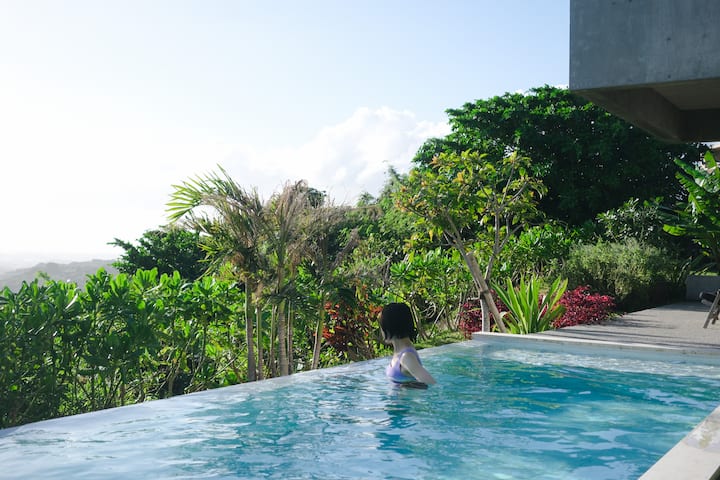 Tiny Luxury & Infinity Pool  [Momo] - Okinawa Prefecture, Japan