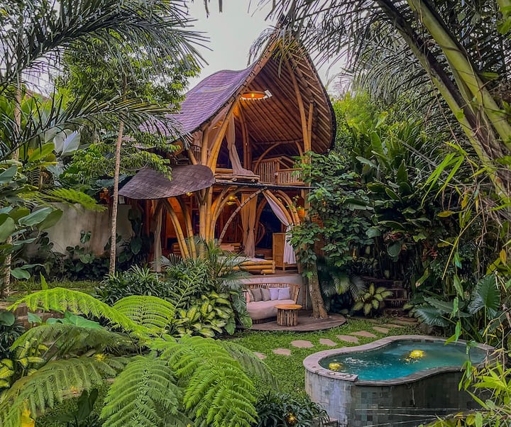 Wahem Luanan- Eco Bamboo Home , River View - Bali