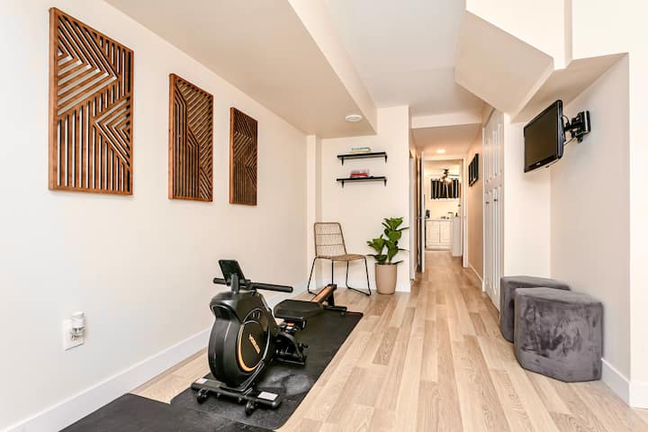Cozy Home With Private Gym Near Downtown/wem - Edmonton, Canada