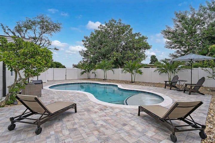 Tranquil Breeze - Private Hot Tub And Pool - Bradenton, FL